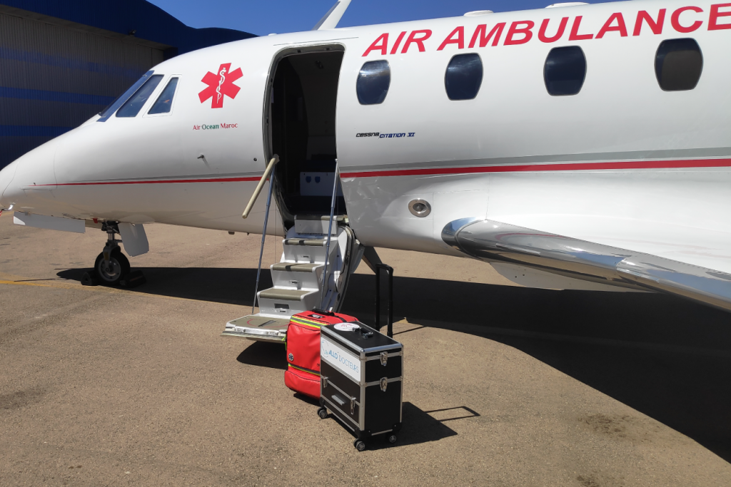 Learjet 45XR - AOM Air Ambulance - Specifications and technical sheet