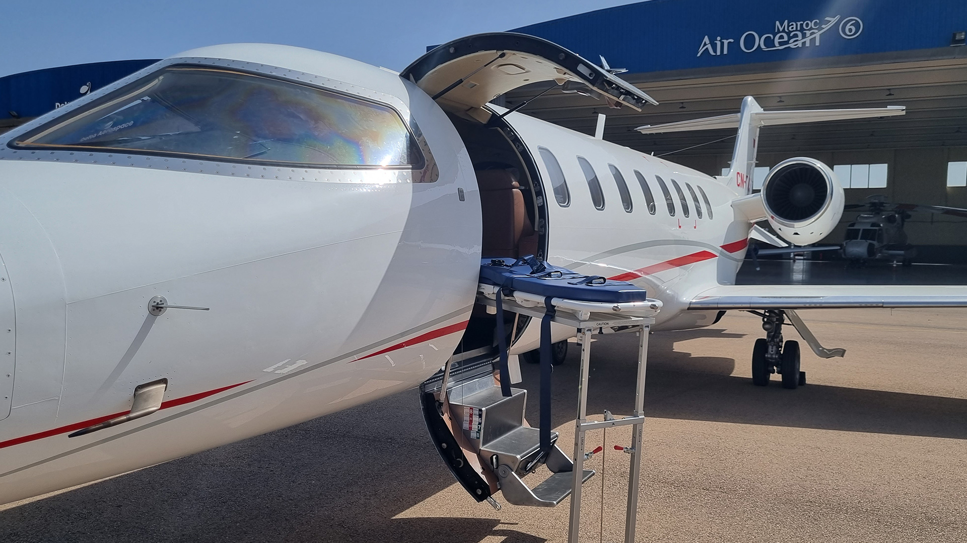 Learjet 45XR - AOM Air Ambulance - Specifications and technical sheet
